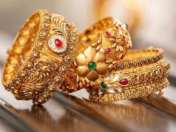 Gold prices slide on profit booking, easing geopolitical tensions