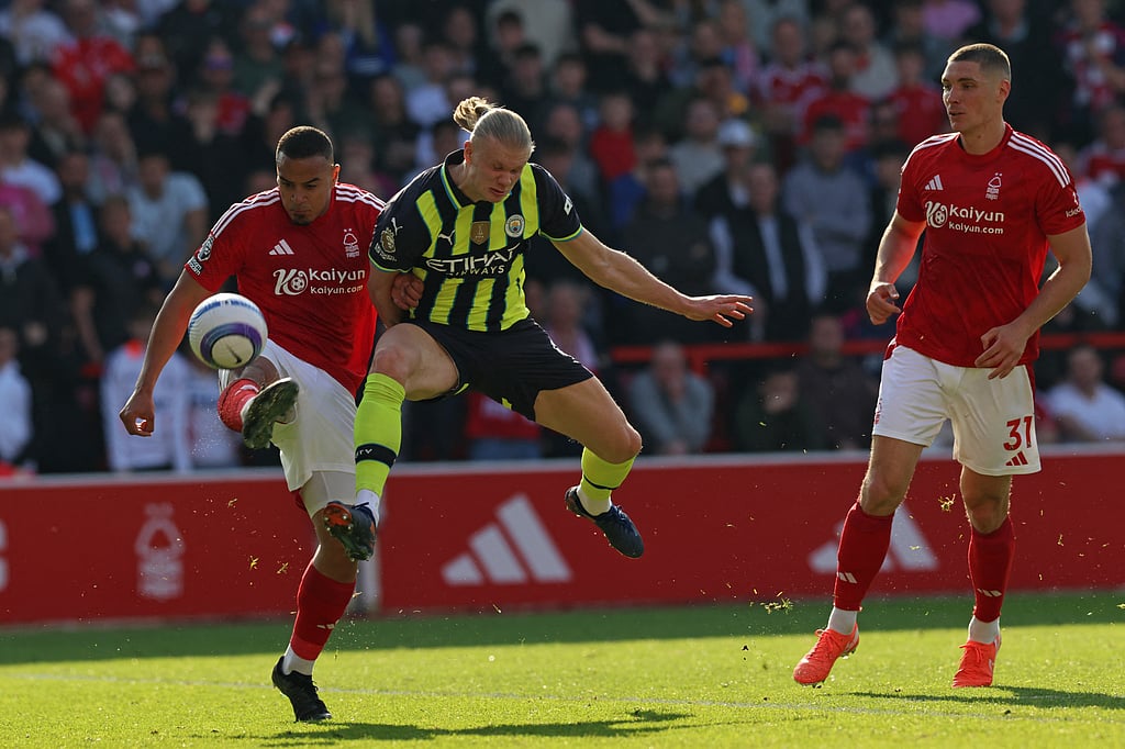 Salah fires Liverpool 16 points clear, Forest beat Manchester City