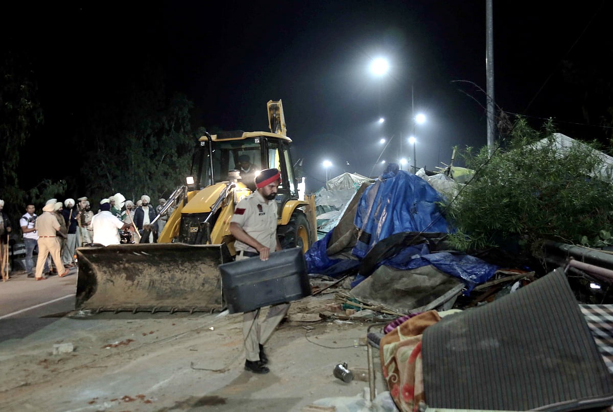 Haryana forces remove barricades to clear roads at Shambhu, Khanauri ...