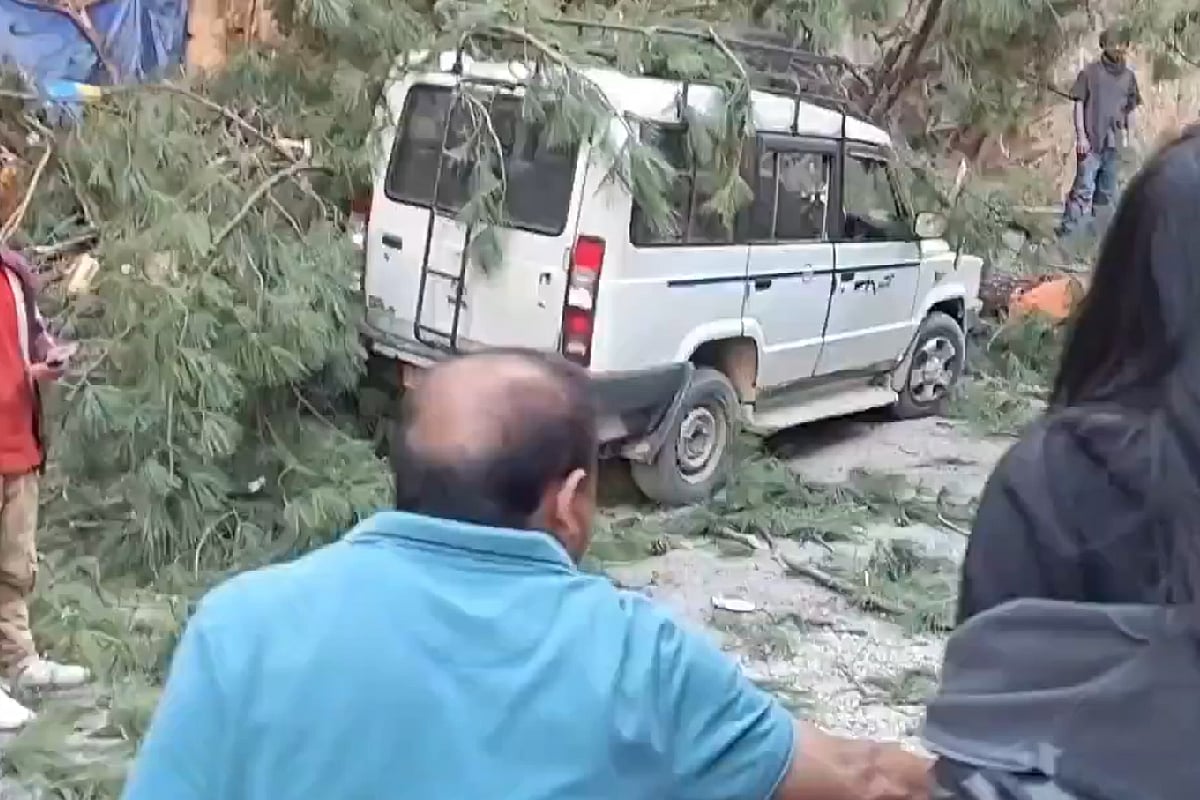 Six killed, five injured in landslide in Himachal Pradesh