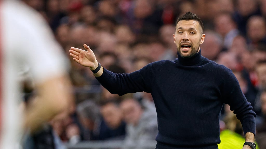 Farioli resigns as coach after Ajax loses Dutch league title in late ...