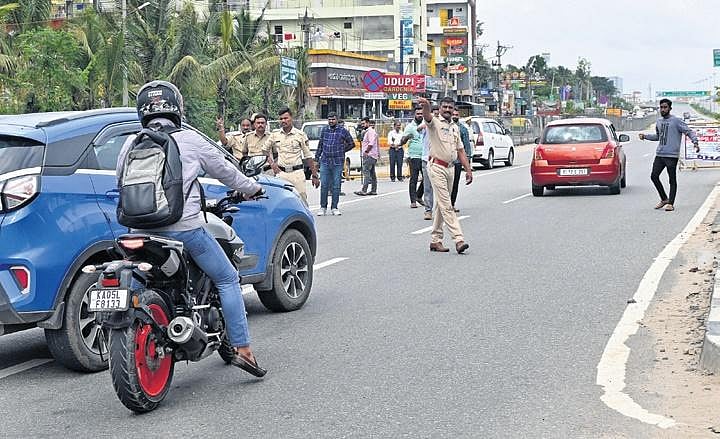 Vehicle restrictions on Naduvattam Road near Ooty