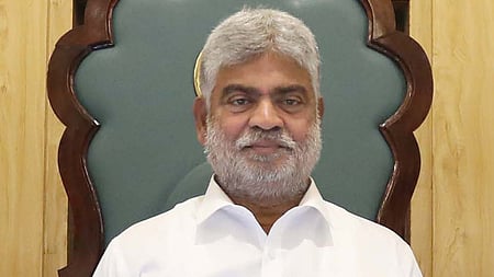 Telangana Legislative Assembly Speaker issues notices to four ‘turncoat ...