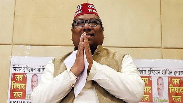 UP minister visiting flood-hit village says 'Ganga Maiya' reaching ...