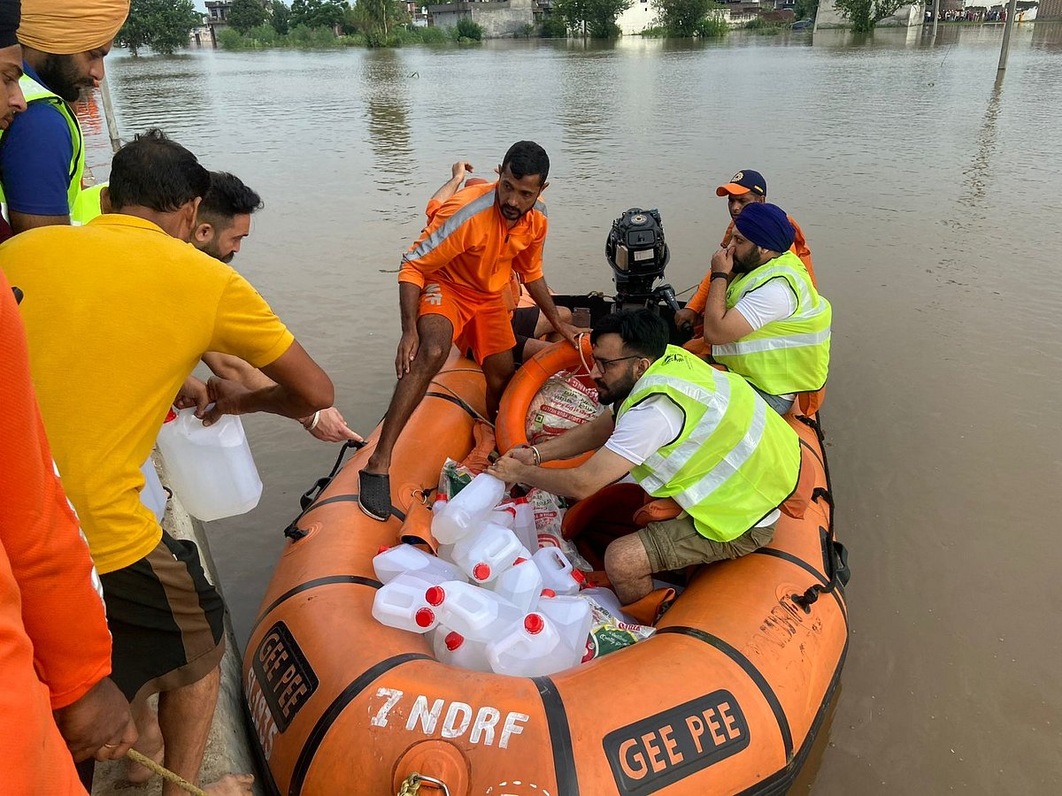 Punjab Floods: Mother, along with her 15-day-old newborn baby, rescued ...