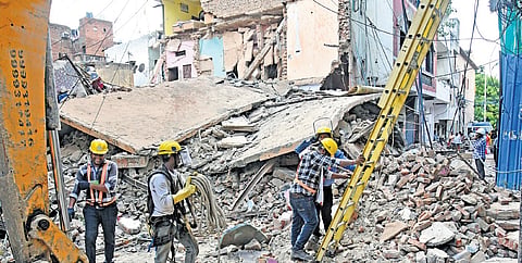 22 rescued after building collapses in north Delhi’s Subzi Mandi area
