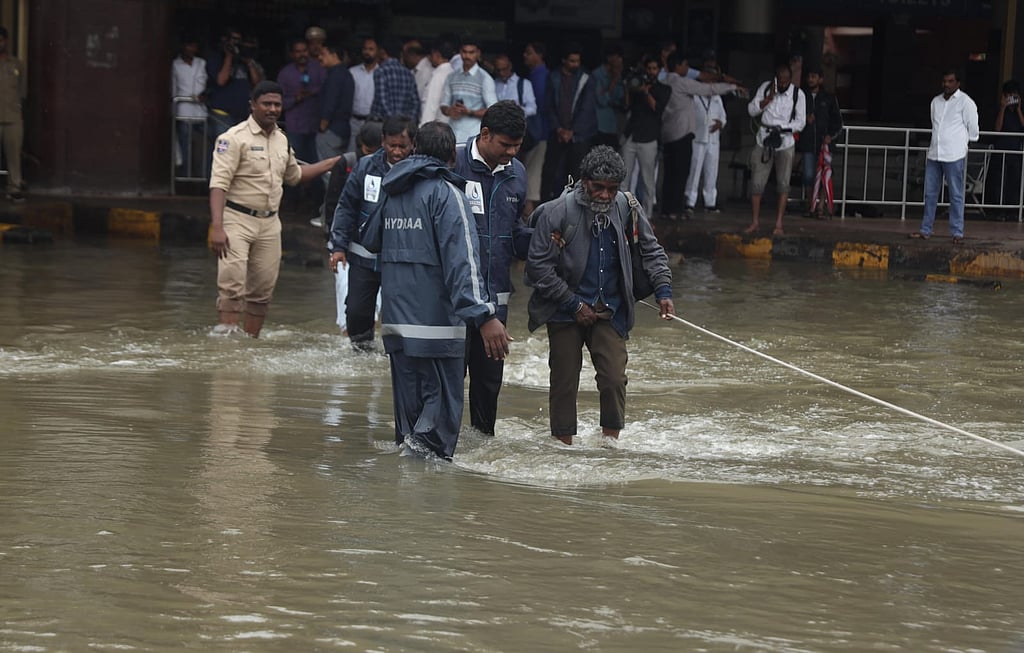 Musi river overflows, floods Hyderabad; key infrastructure, residential ...