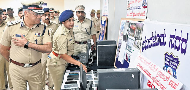 Bengaluru police bust call centre, arrest 16 people