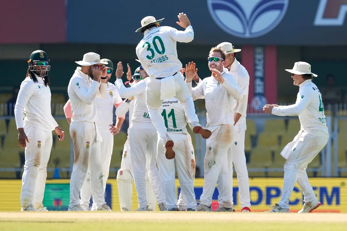South Africa clinches first test series win in India since 2000