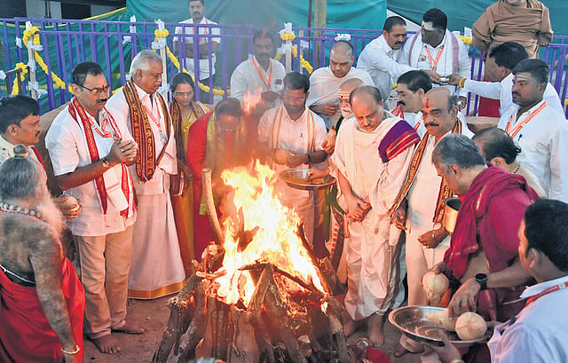 Bhavani Deeksha relinquishment begins at Kanaka Durga temple atop ...