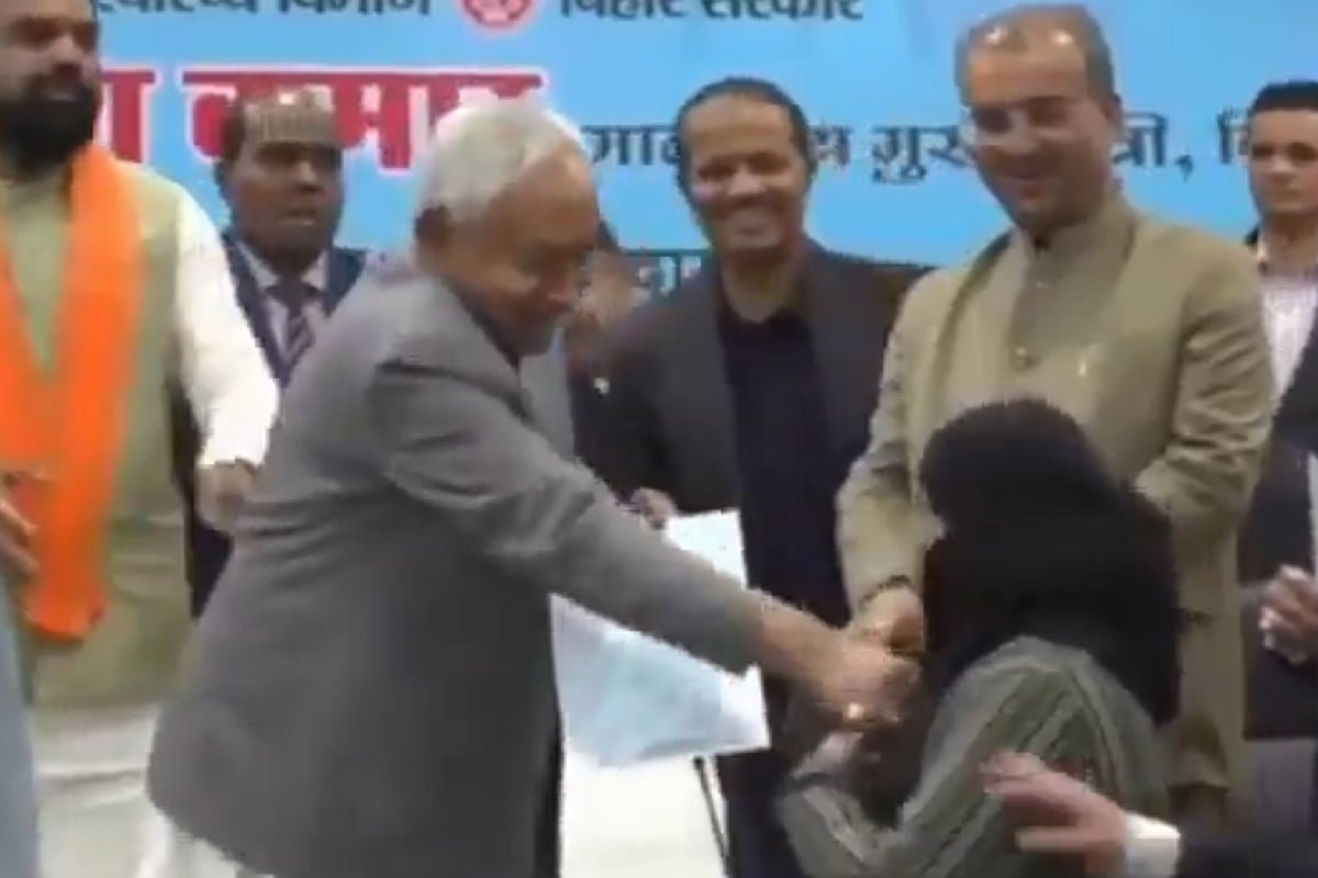 Bihar CM Nitish Kumar under fire after pulling down doctor’s hijab at ...