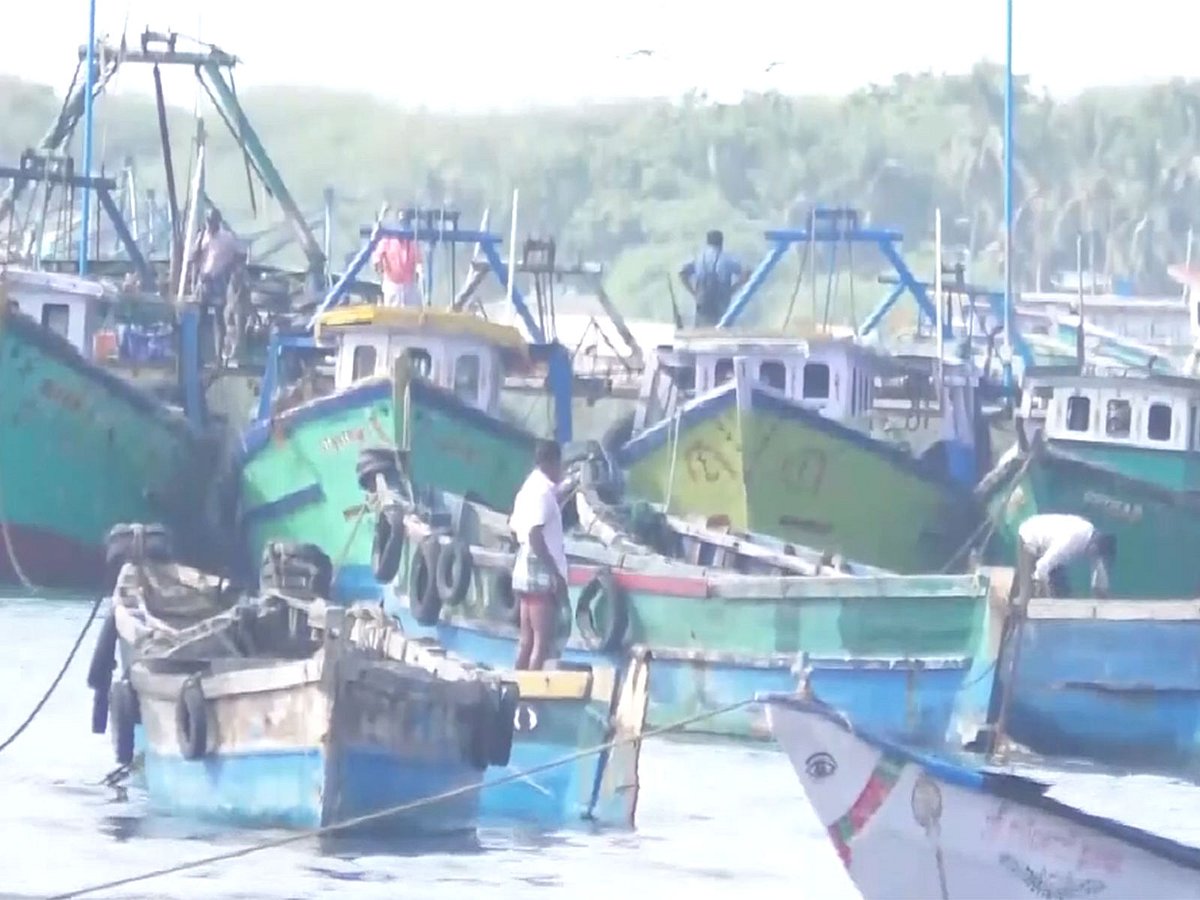 CM Vijay writes to EAM on Tamil fishermen detained by Sri Lanka