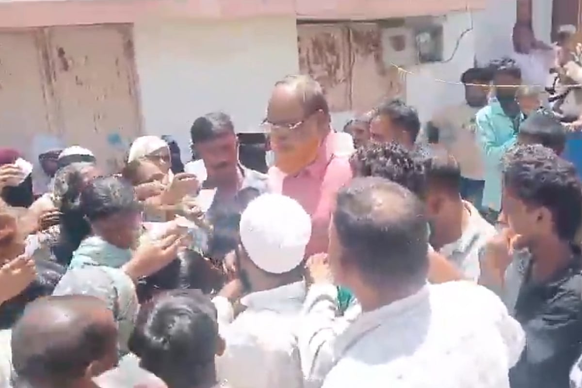 FIR against ‘Congress worker’ over ‘cash-for-vote’ episode in Bagalkot