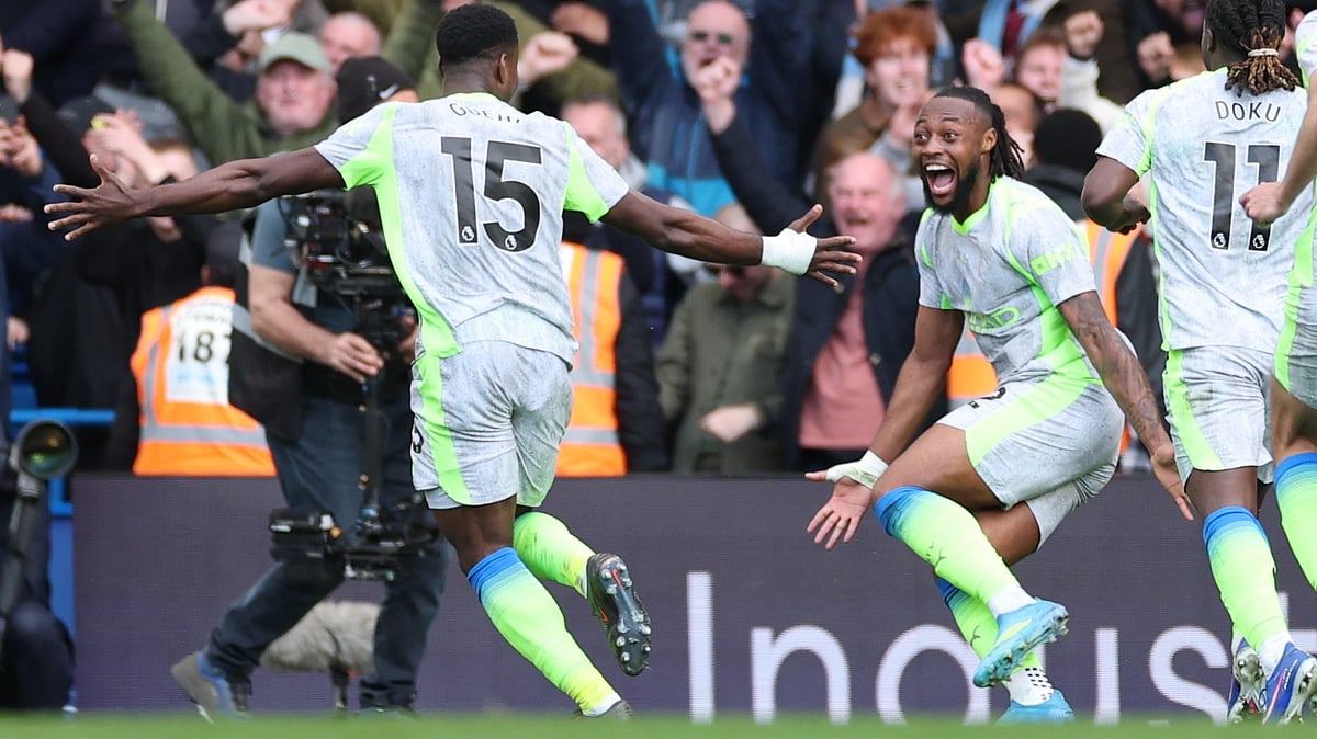 Man City closes in on Arsenal in Premier League title race with 3-0 win ...