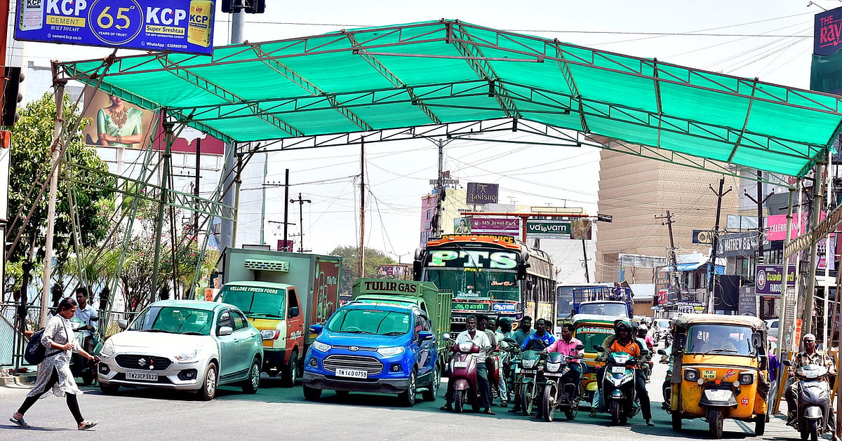 Heat woes: Motorists demand installation of green nets at traffic signals