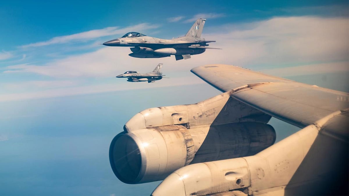 Israel carries out airstrikes in Southern Lebanon despite ceasefire ...