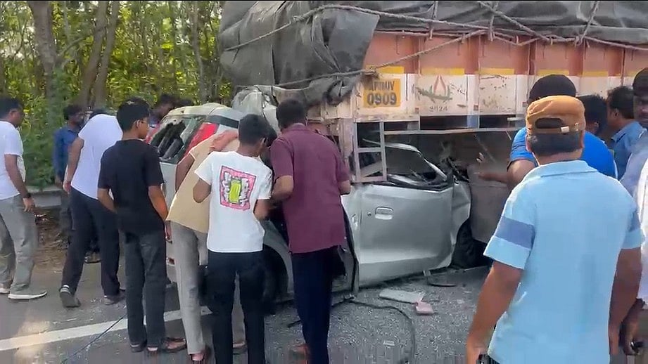 Six killed after car hits lorry from behind in Shamshabad