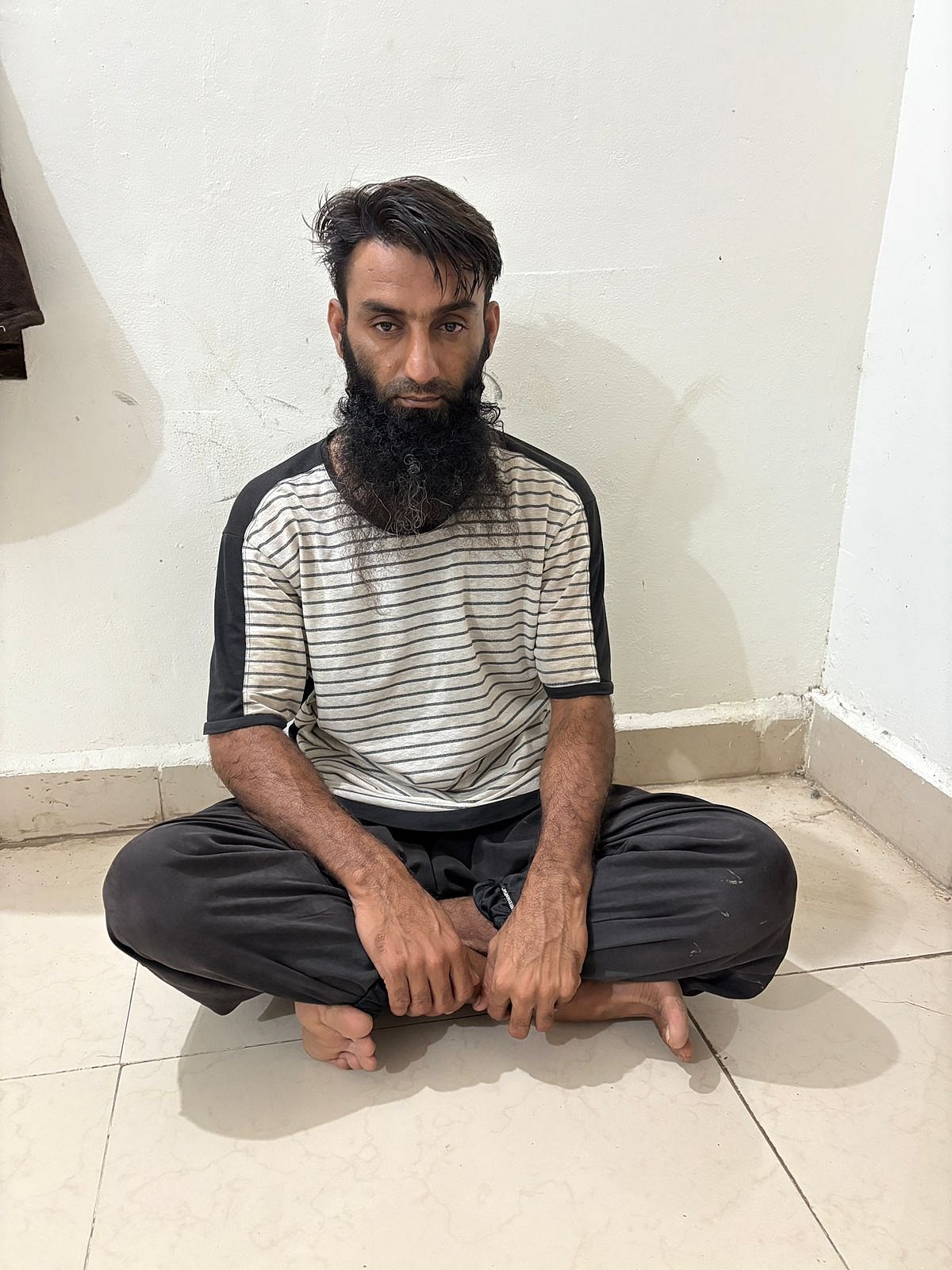 Gujarat police book Bhuj-based man for allegedly promoting ISIS ...
