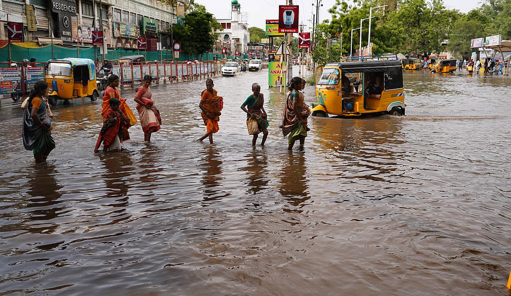 Two-day wet spell causes inundation in parts of TN's Madurai; Sellur ...
