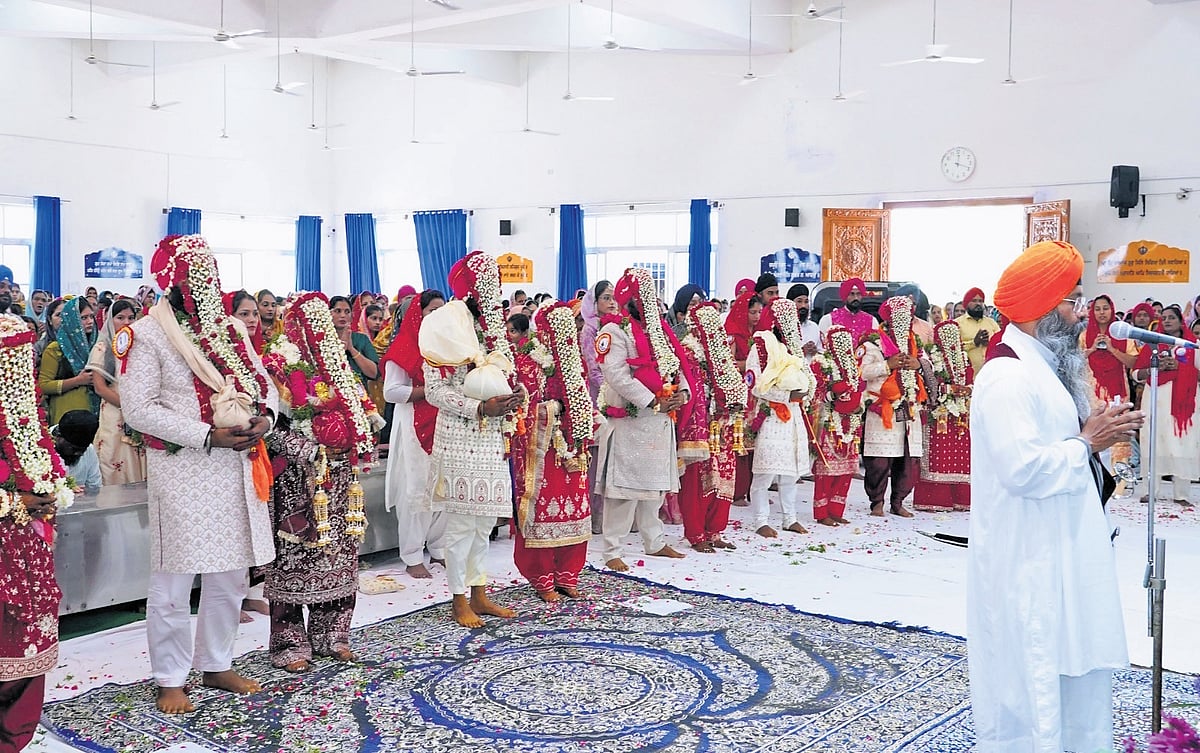 Sikh couples tie knot free of cost at mass wedding in Hyderabad