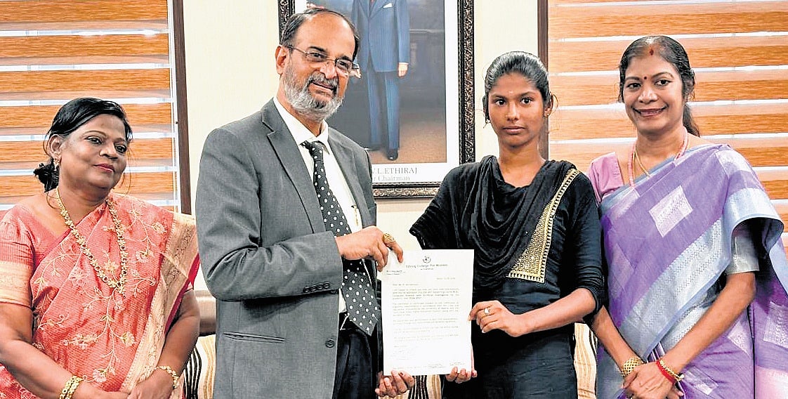 Ethiraj offers admission to girl abandoned by parents
