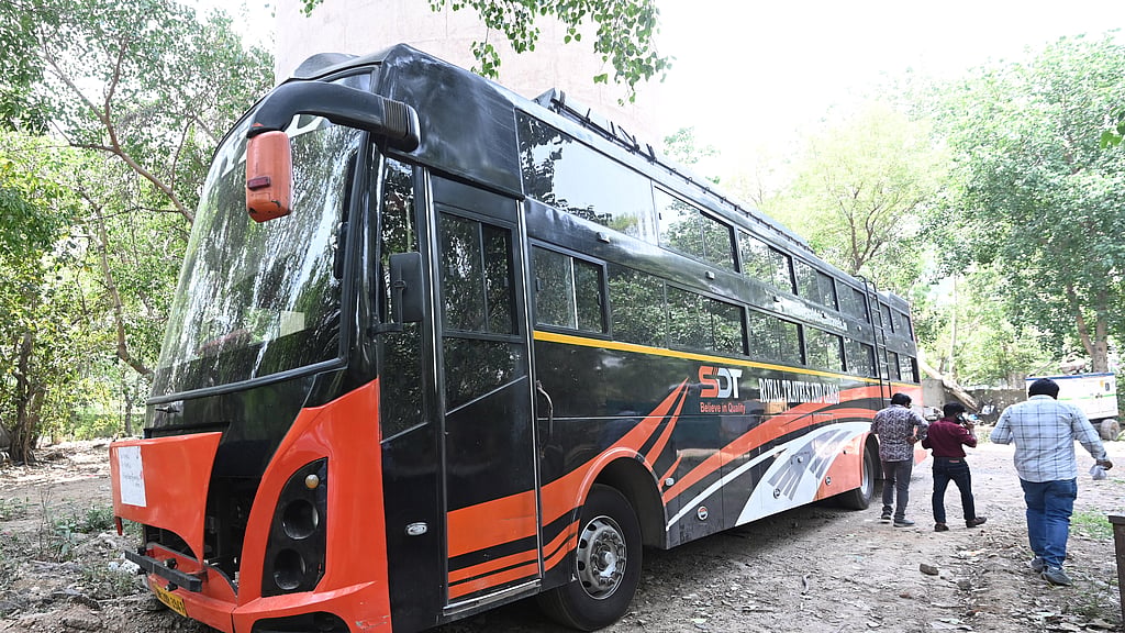 Woman gang-raped by driver, conductor inside sleeper bus in Delhi ...