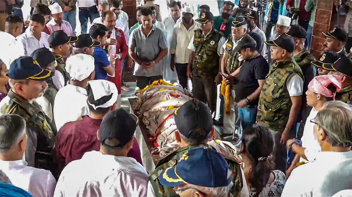 Twisha Sharma cremated in Bhopal after second autopsy amid dowry ...