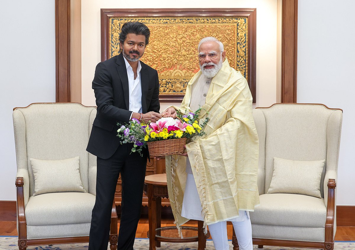 TN CM Vijay meets PM Modi in Delhi; raises Tamil Thai Vazhthu, Mekedatu ...