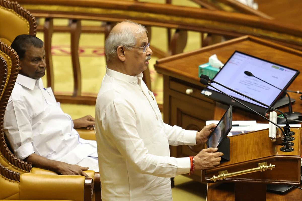 Debut of 'Vande Mataram' in Kerala Assembly courts row