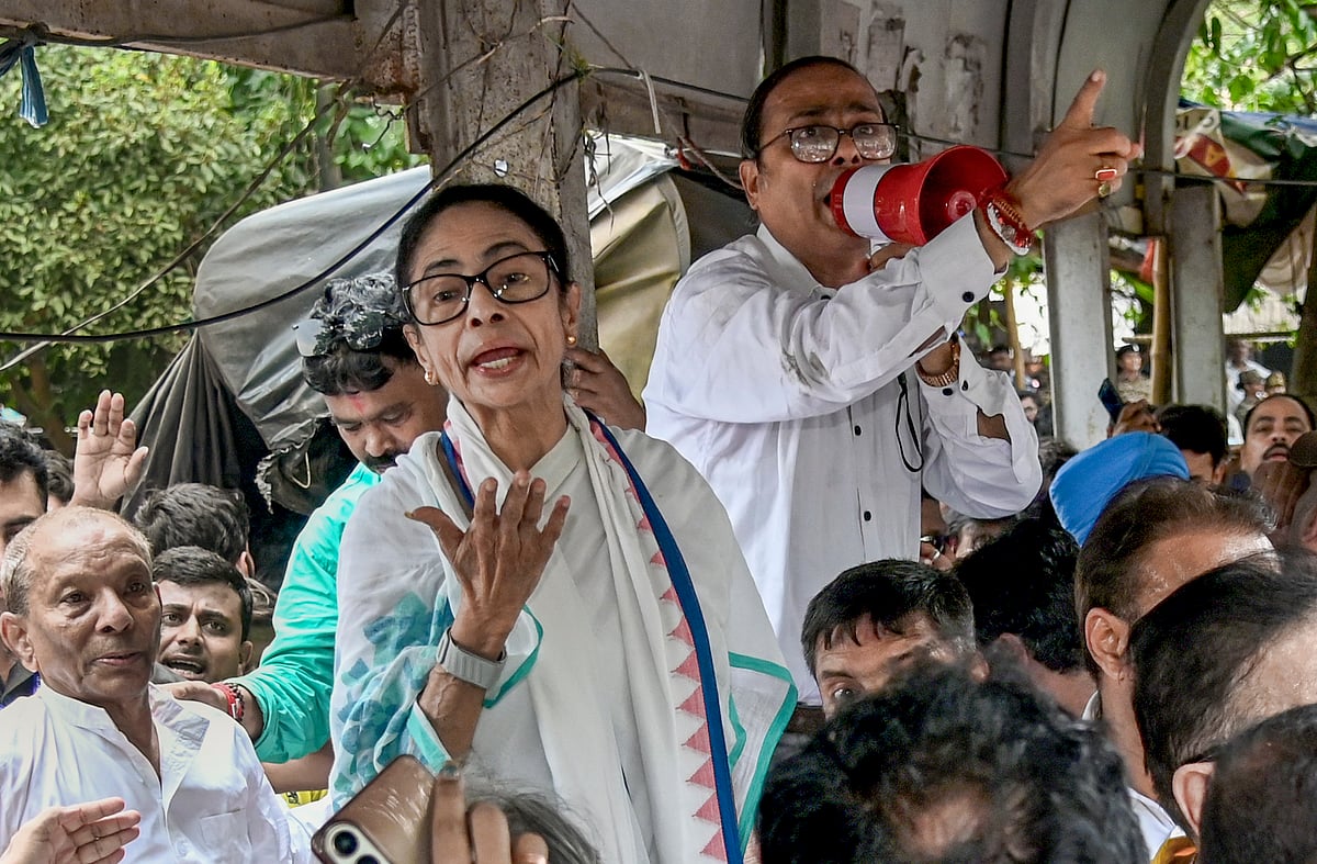 Mamata protests attacks on TMC leaders, alleges BJP won in Bengal by ...