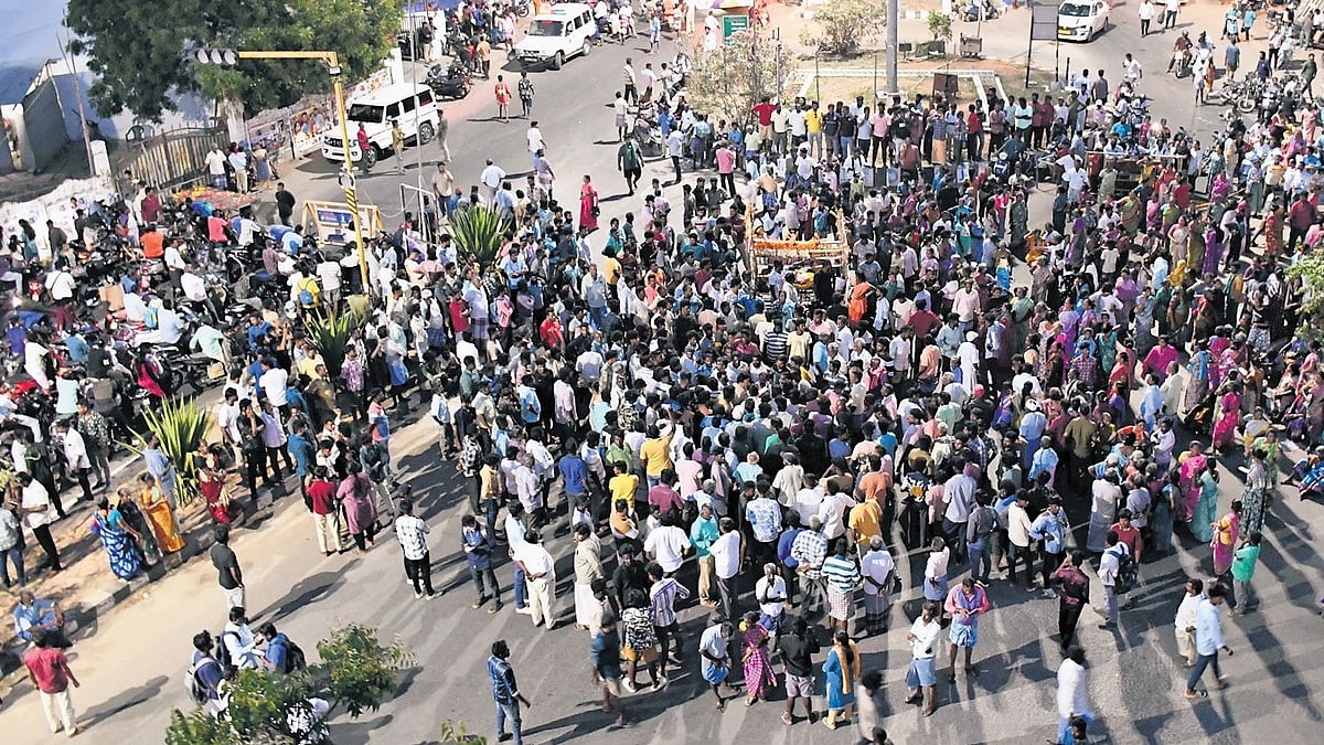 Dalits, fishers clash over burial ground, 900 cops deployed at ...