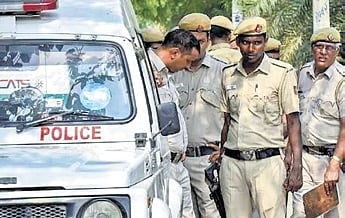 After push by L-G, Delhi police launch joint patrols on weekends, two ...