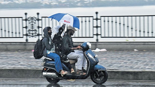 Grab a raincoat or sunscreen? Telangana weather can't pick a side