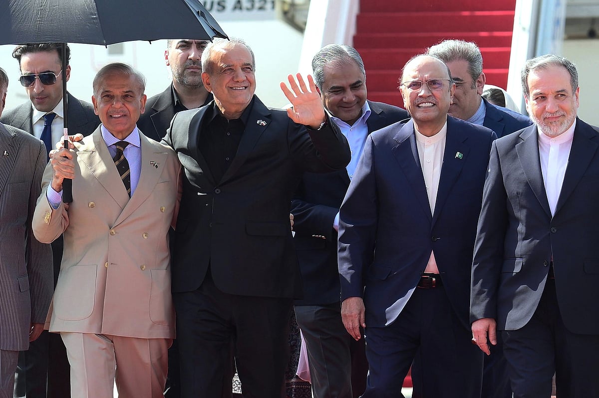 Iranian President Pezeshkian meets Pakistan leadership, reviews ...