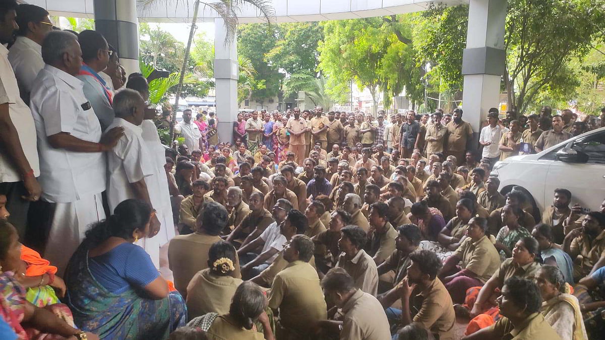 Sanitation workers protest Erode corporation's plan to privatize solid ...