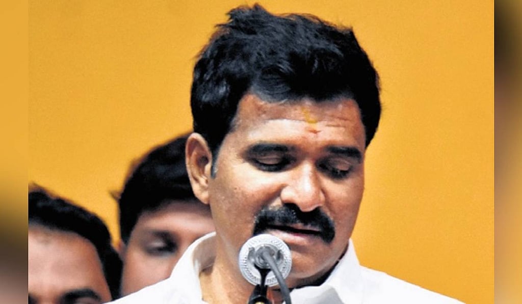 Nirmalkumar, Balaji cross swords over power cut; minister assures white ...