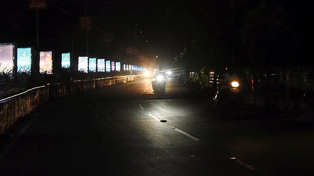 Defunct streetlights pose threat on Students Road in Tiruchy