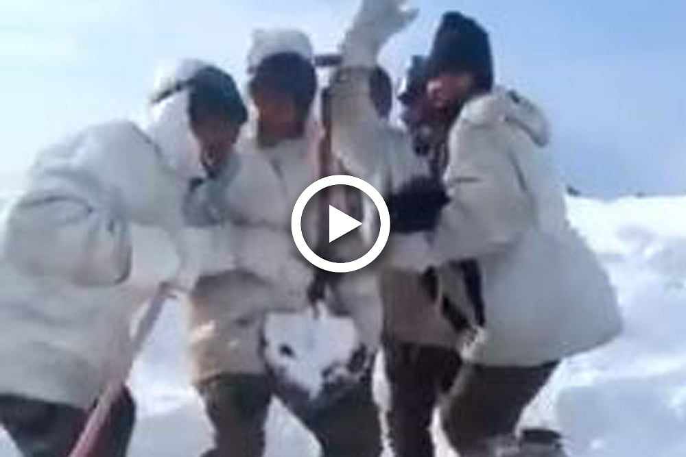 Watch: Indian Army Soldiers Dance To A Pakistani Singer's Song In Snow ...