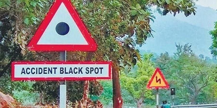 Accident Black Spot News: जुन्या पुणे-मुंबई महामार्गावर ‘15 ब्लॅक स्पॉट ...