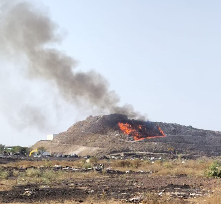 Fire News : मोशी कचरा डेपोला आग