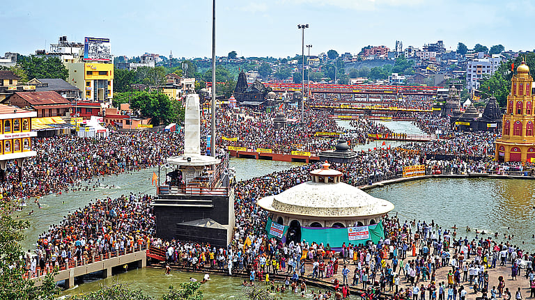 Kumbh Mela logo controversy- बोधचिन्ह अनावरणाच्या आनंदात मीठाचा खडा!