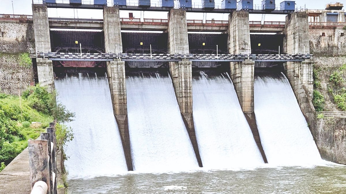Satara News | पश्चिमेकडे संततधार; धरणातून विसर्ग वाढवला