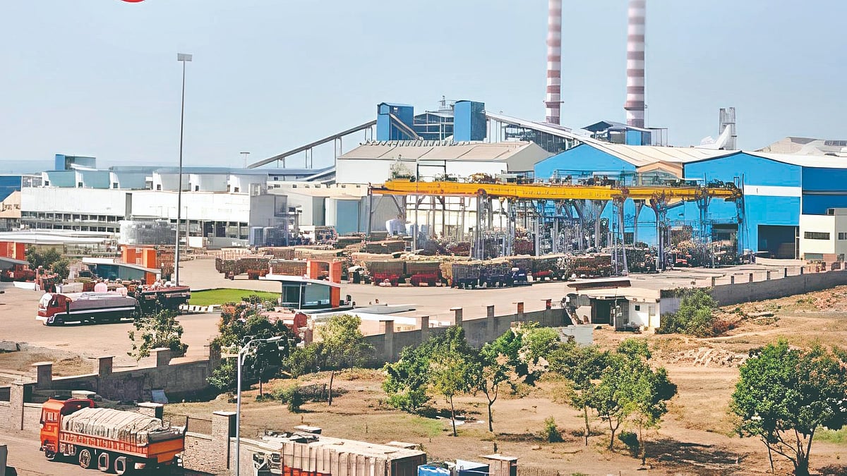 Hutatma factory protest : ‘हुतात्मा’वरील आंदोलनावर आंदोलक ठाम