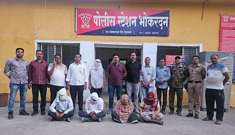 Jalna Crime | भोकरदन शहरात वेश्याव्यवसाय चालवणाऱ्या पती - पत्नीवर ...