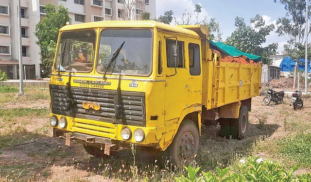 Satara illegal soil excavation: बेकायदेशीर माती उत्खननामुळे महसूलाला चूना