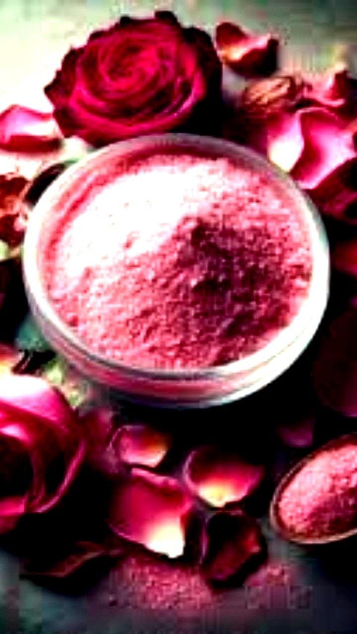 Rose Powder : रोमॅंटिक गुलाबच नाही तर पावडरीने आणा नैसर्गिक गुलाबी निखार