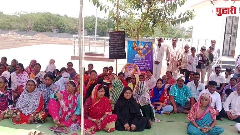 Hunger Strike Parbhani सेलू खून प्रकरणातील फरार आरोपींना अटक करा ...