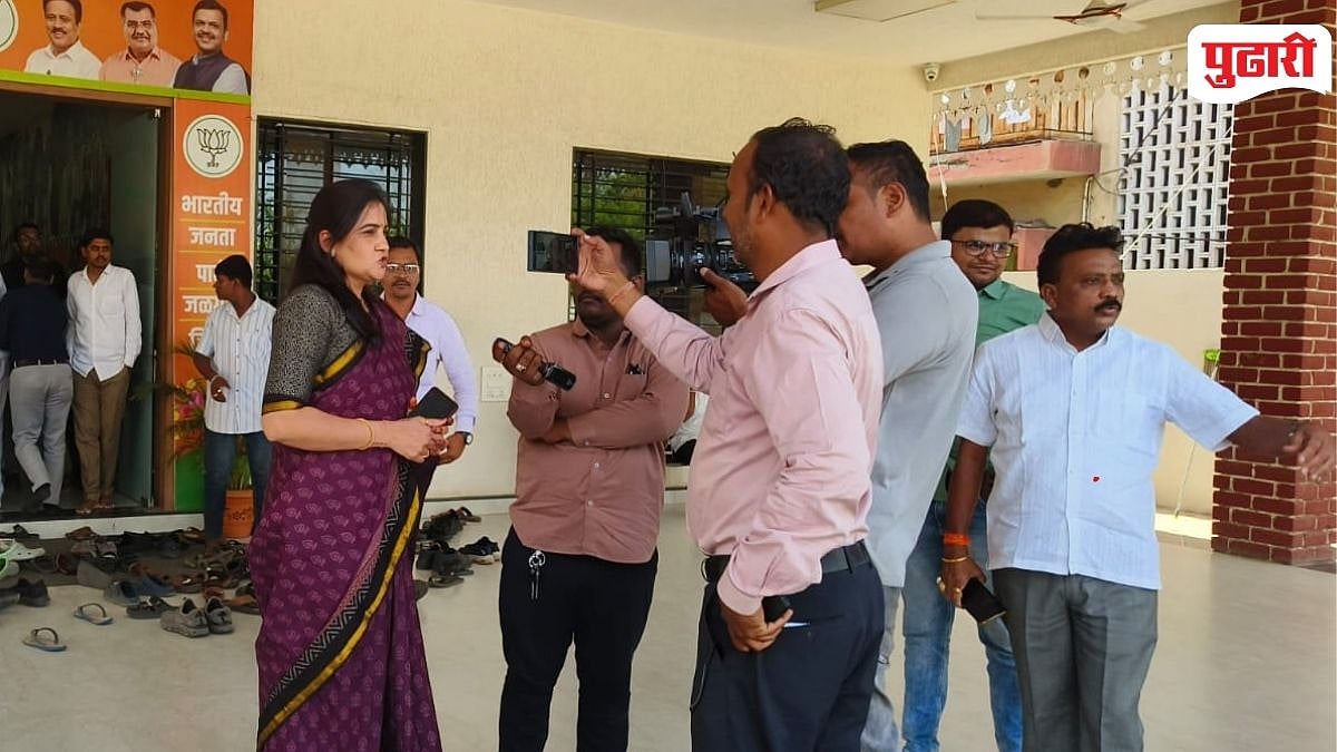 Jalgaon Politics | यावलच्या ठाकरे गटाच्या नगराध्यक्षा छाया पाटील यांनी ...