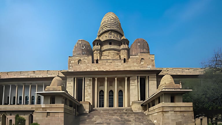 London Street Project Nagpur: लंडन स्ट्रीट प्रकल्पातील वृक्षारोपणावर ...