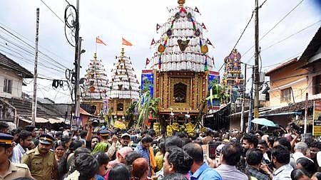 കണ്ണുകളെല്ലാം കല്‍പാത്തിയിലേക്ക്, അഗ്രഹാരത്തെ സാക്ഷിയാക്കി ദേവരഥസംഗമം ...